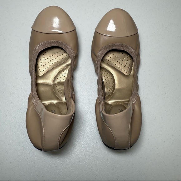 Shoes | Dexflex Comfort Tan Nude Slip On Ballet Flats Womens 75 Payless ...